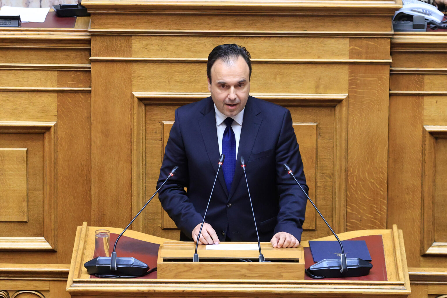 Δημήτρης Παπαστεργίου: «Η Κυβέρνηση δε στέλνει τον λογαριασμό στις ...
